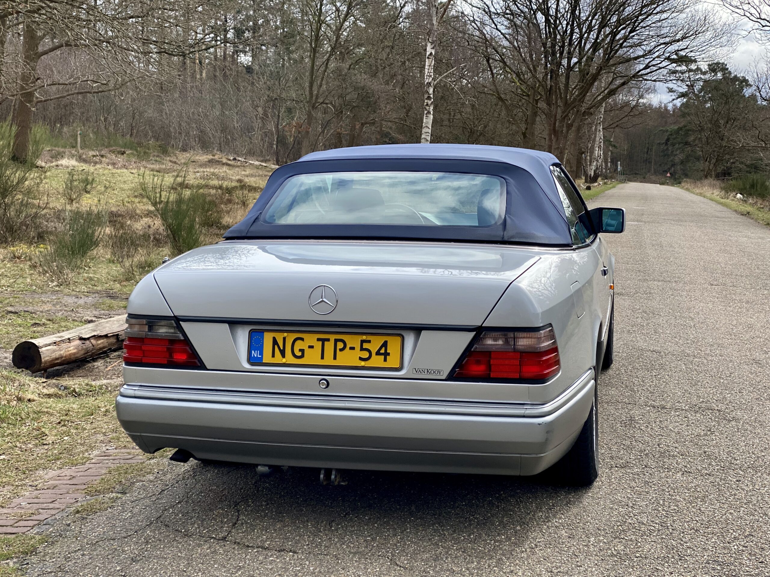Mercedes-Benz E200 – Auto Motor Classic